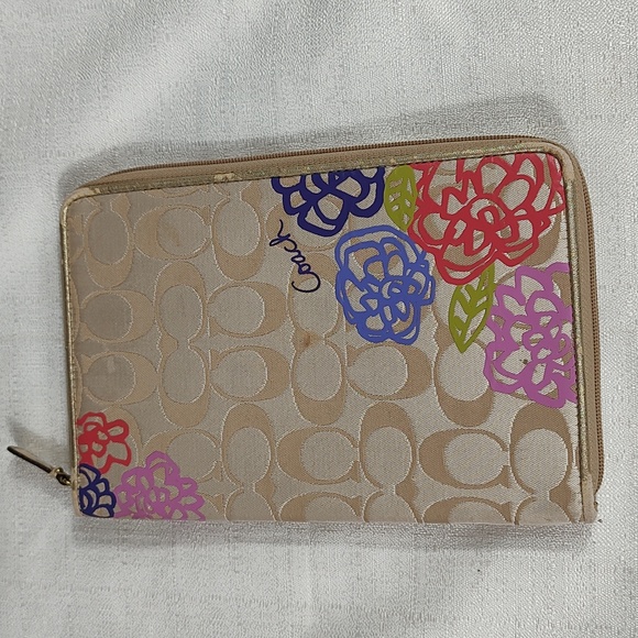 Coach | Tablets & Accessories | Tan Colorful Coach Jacquard Signature C ...